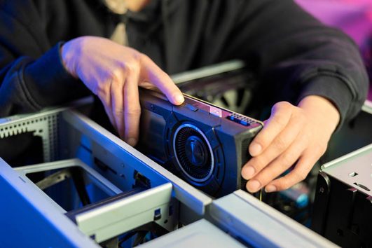 Onboard Graphics vs Dedicated Graphics Cards (Pros & Cons)